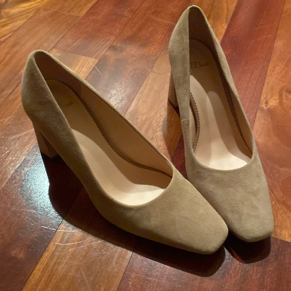 J. Crew | Shoes | J Crew Suede Block Heel Pump | Poshmark